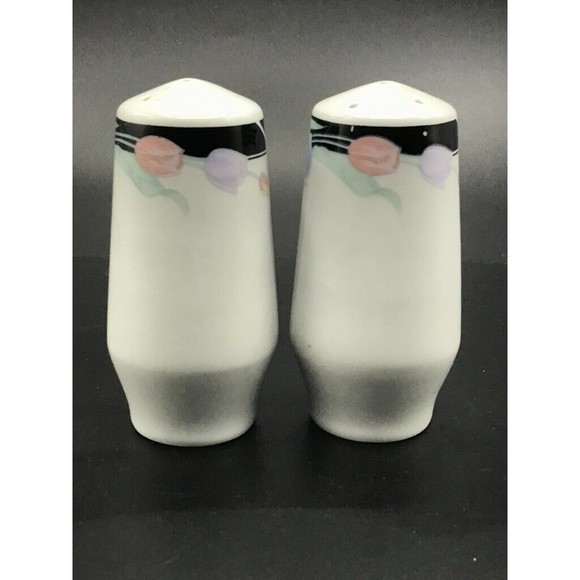 Excel | Dining | Vintage Excel Caravel Salt Pepper Shakers Set Of 2 ...
